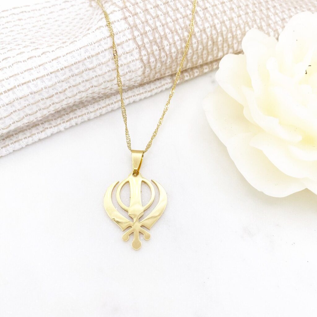 Khanda Symbol (☬) and What It Represents in Sikhism - Symbol Sage