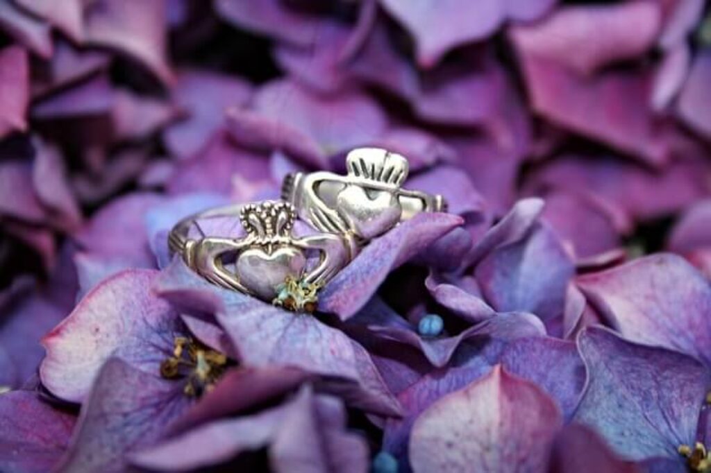 14 Ancient Symbols of Love and What They Stand For - Symbol Sage