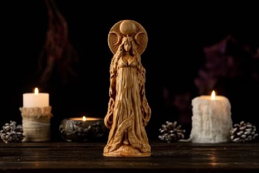Selene – The Story of Greek Moon Goddess - Symbol Sage