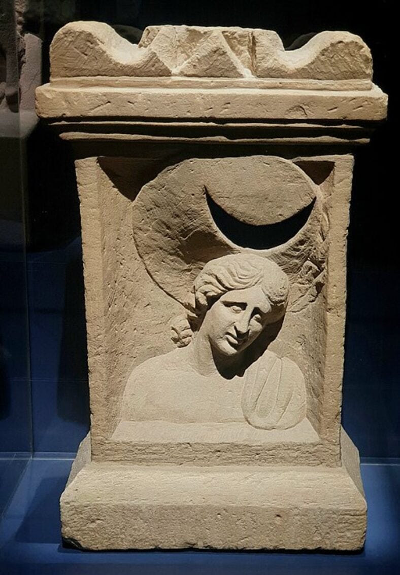 Luna - Roman Goddess of the Moon - Symbol Sage