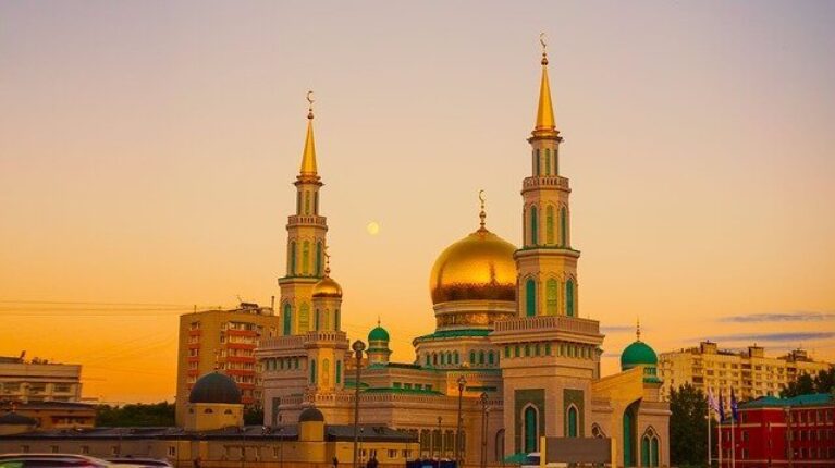 Star and Crescent: Meaning of the Islamic Symbol - Symbol Sage