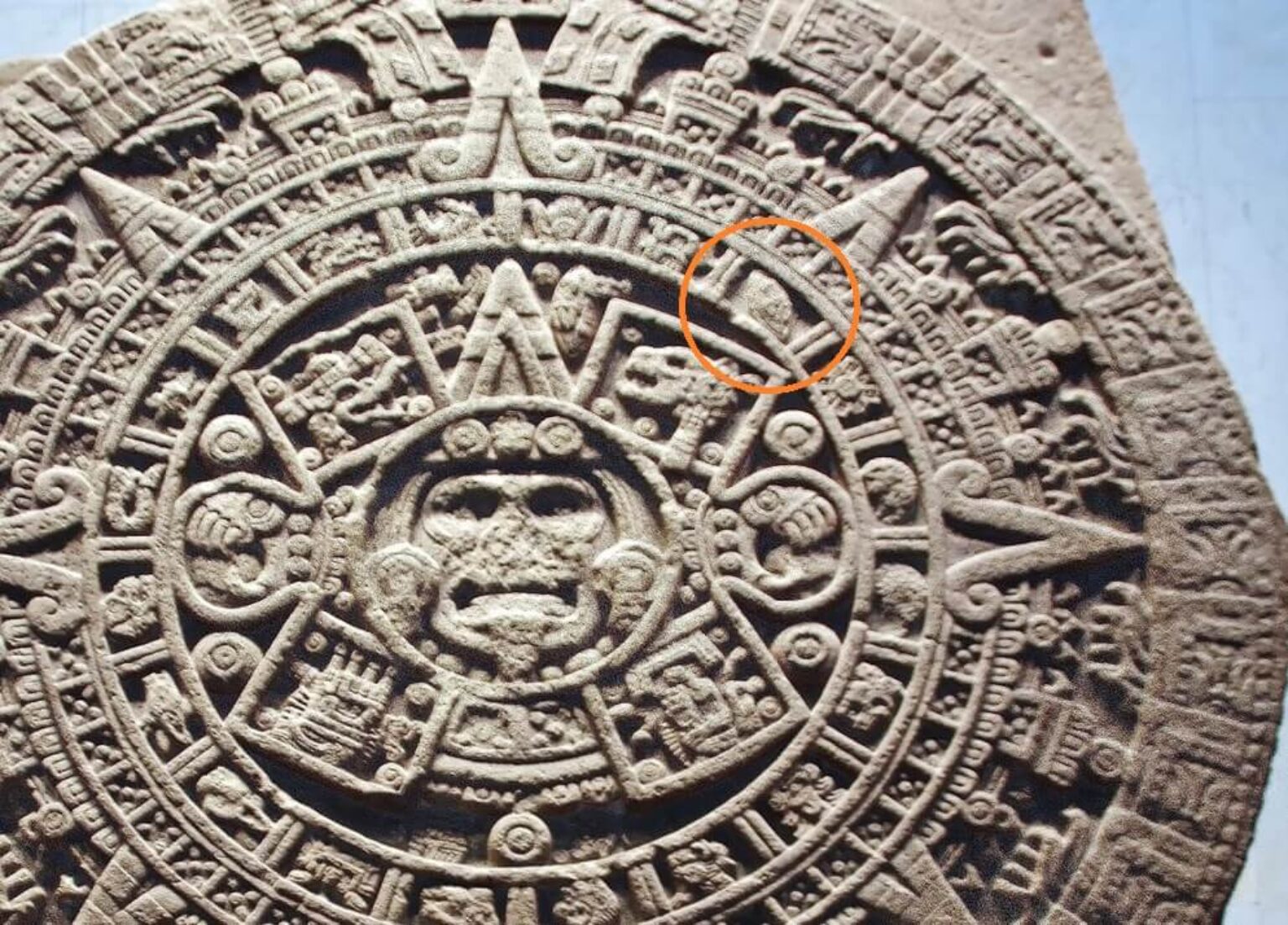 Aztec Day Signs: A Closer Look at Tecpatl's Significance - Symbol Sage