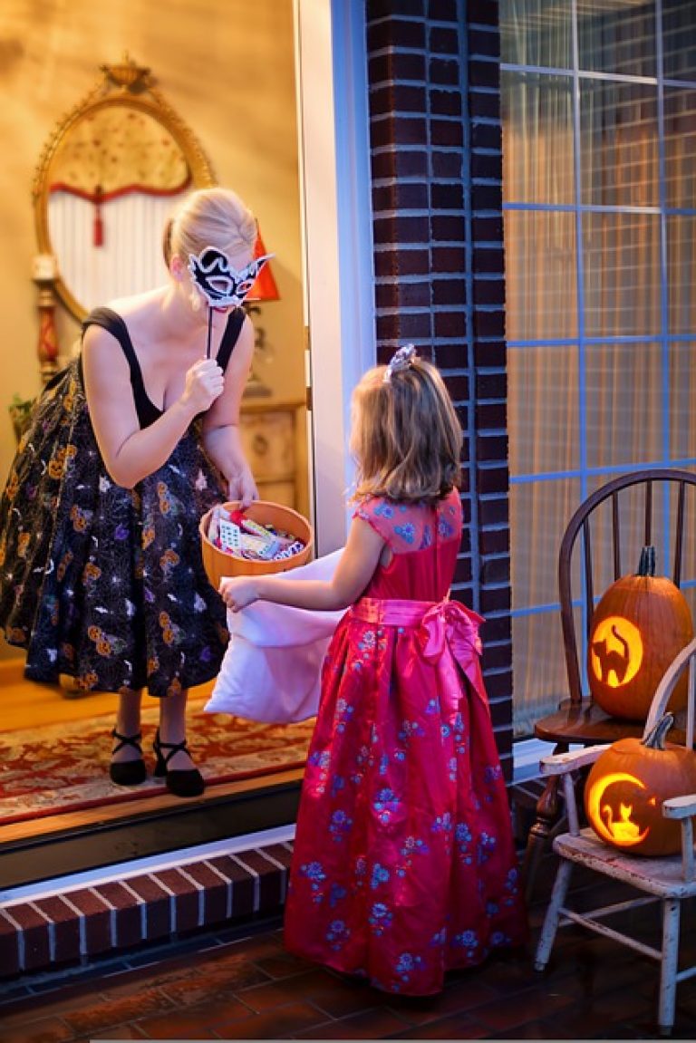 5 Popular Halloween Symbols, Origins, and Traditions