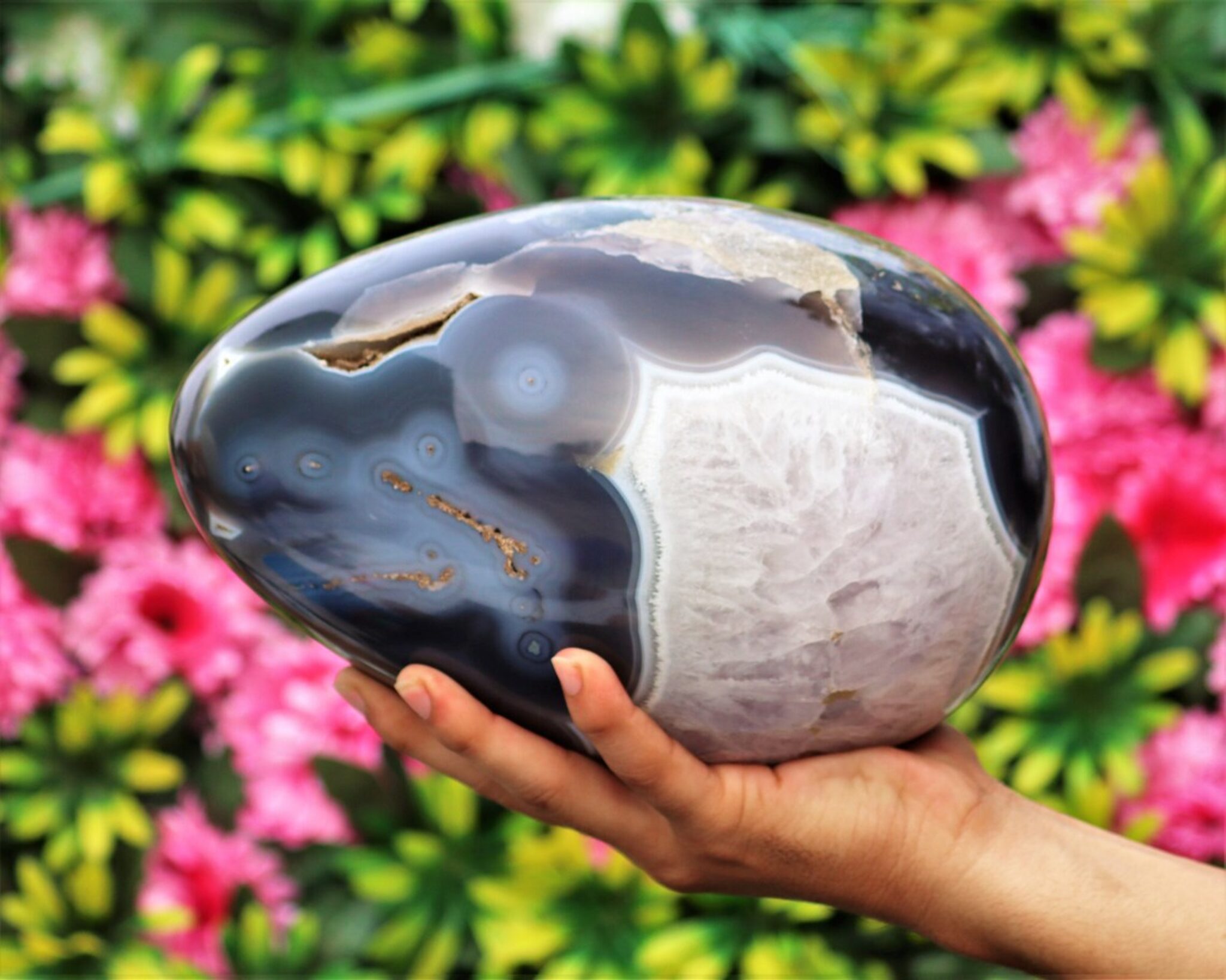 Do I Need Blue Lace Agate? Meaning and Healing Properties - Symbol Sage