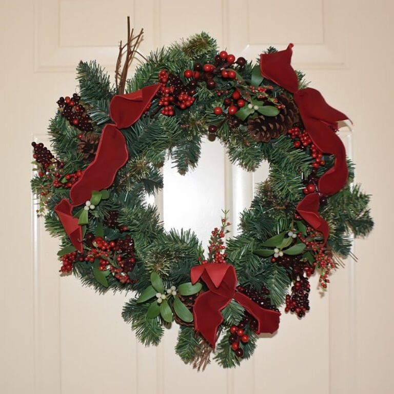 15 Meaningful Symbols of Christmas and What They Mean