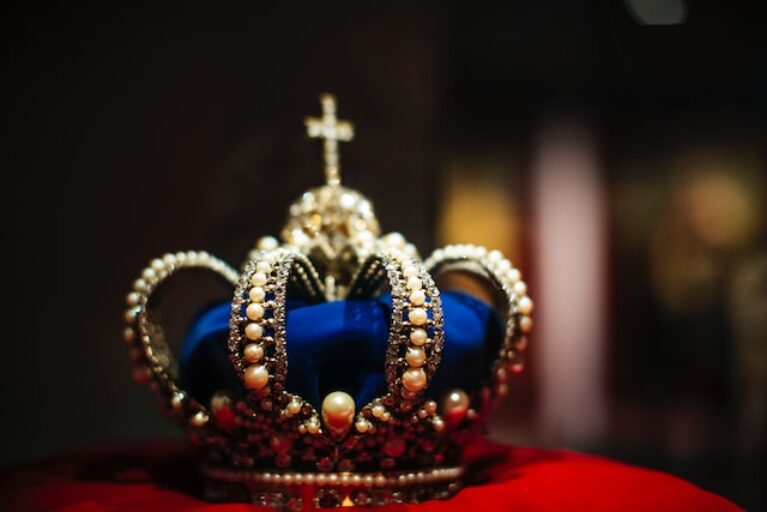 19 Symbols of Nobility and What They Mean