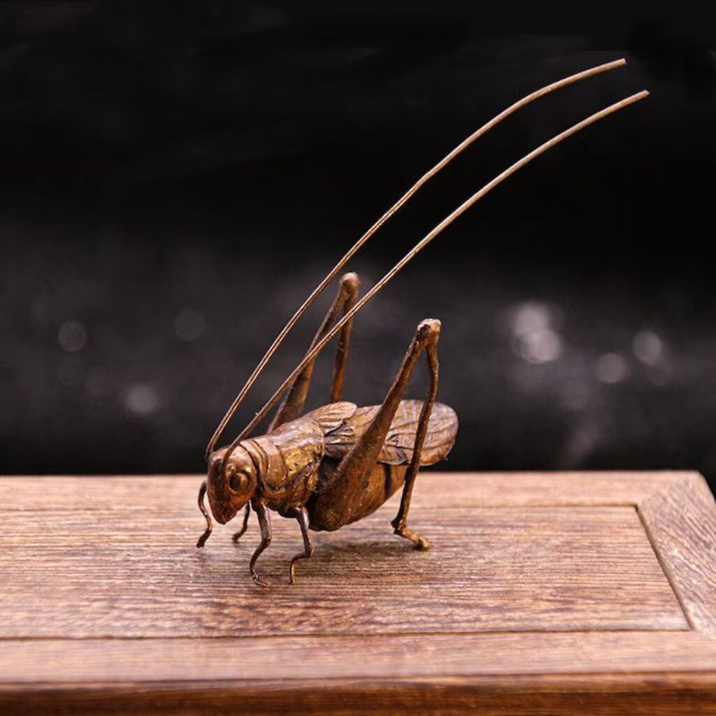 9 Powerful Symbolic Meanings of the Grasshopper